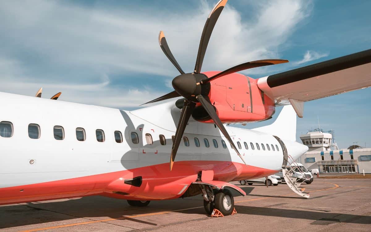 Dowty R408: Advanced Propeller Technology For The Bombardier Q400 - The ...