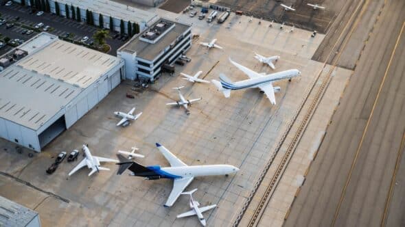 Wet Lease Vs Dry Lease Vs Leaseback: Aircraft Guide 2025